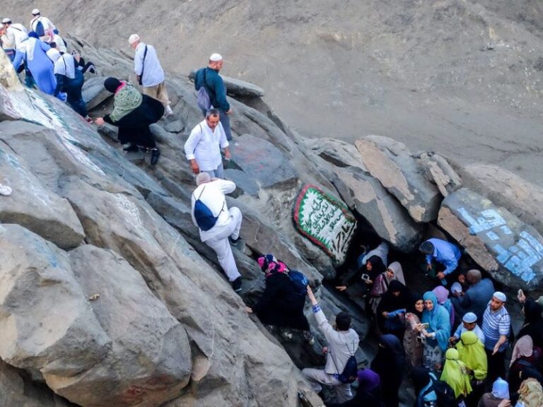 Ziyarat Guide: Makkah & Madinah Sites - Umrah Tour Packages